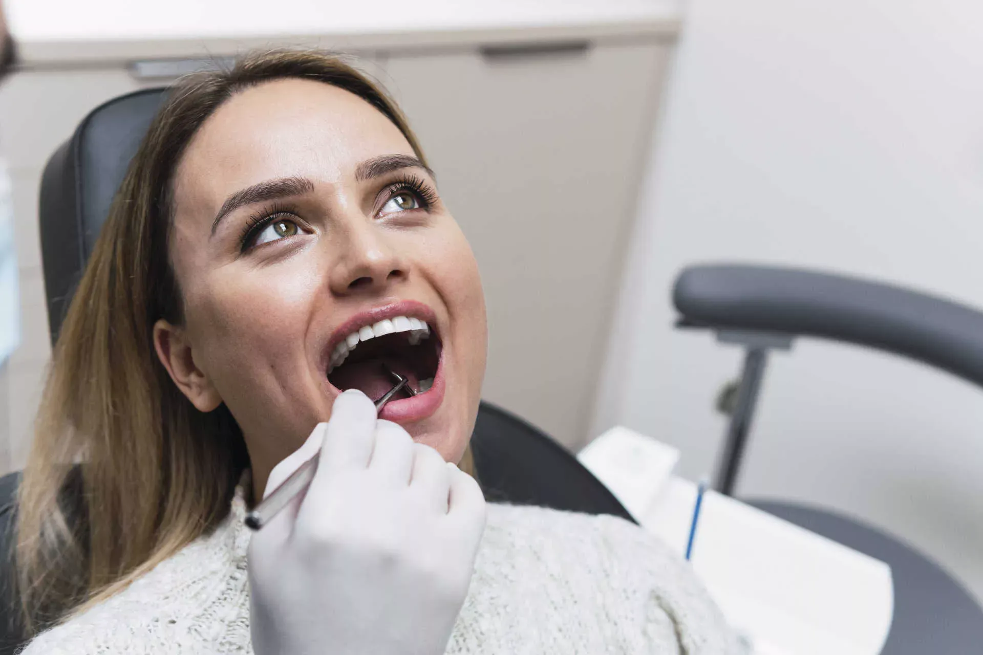 Bei Flecken im Mund zum Zahnarzt | Ihre Vorsorge